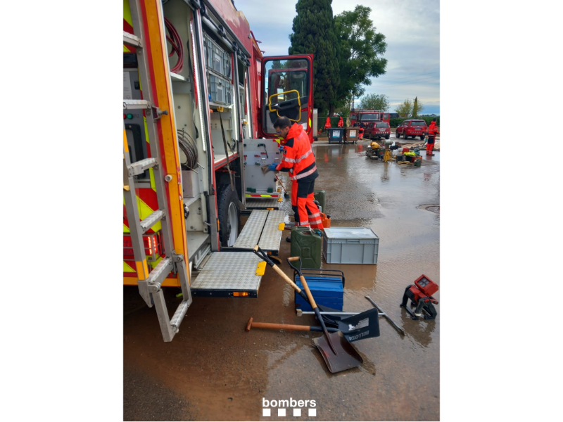 El vuitè contingent d'ajuda de Bombers de la... - Govern.cat