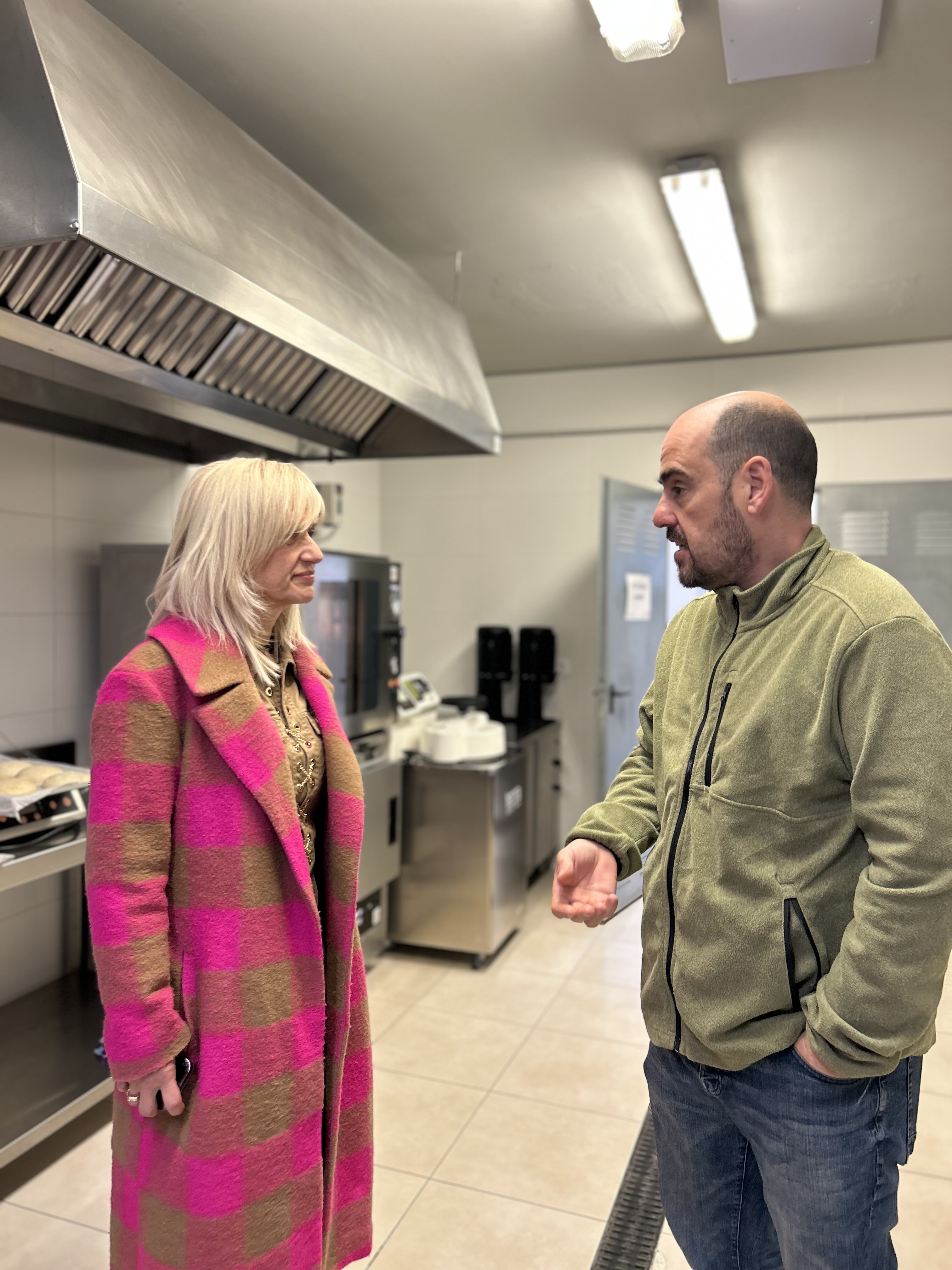 La delegada Pilar Díaz aborda les necessitat... - Govern.cat